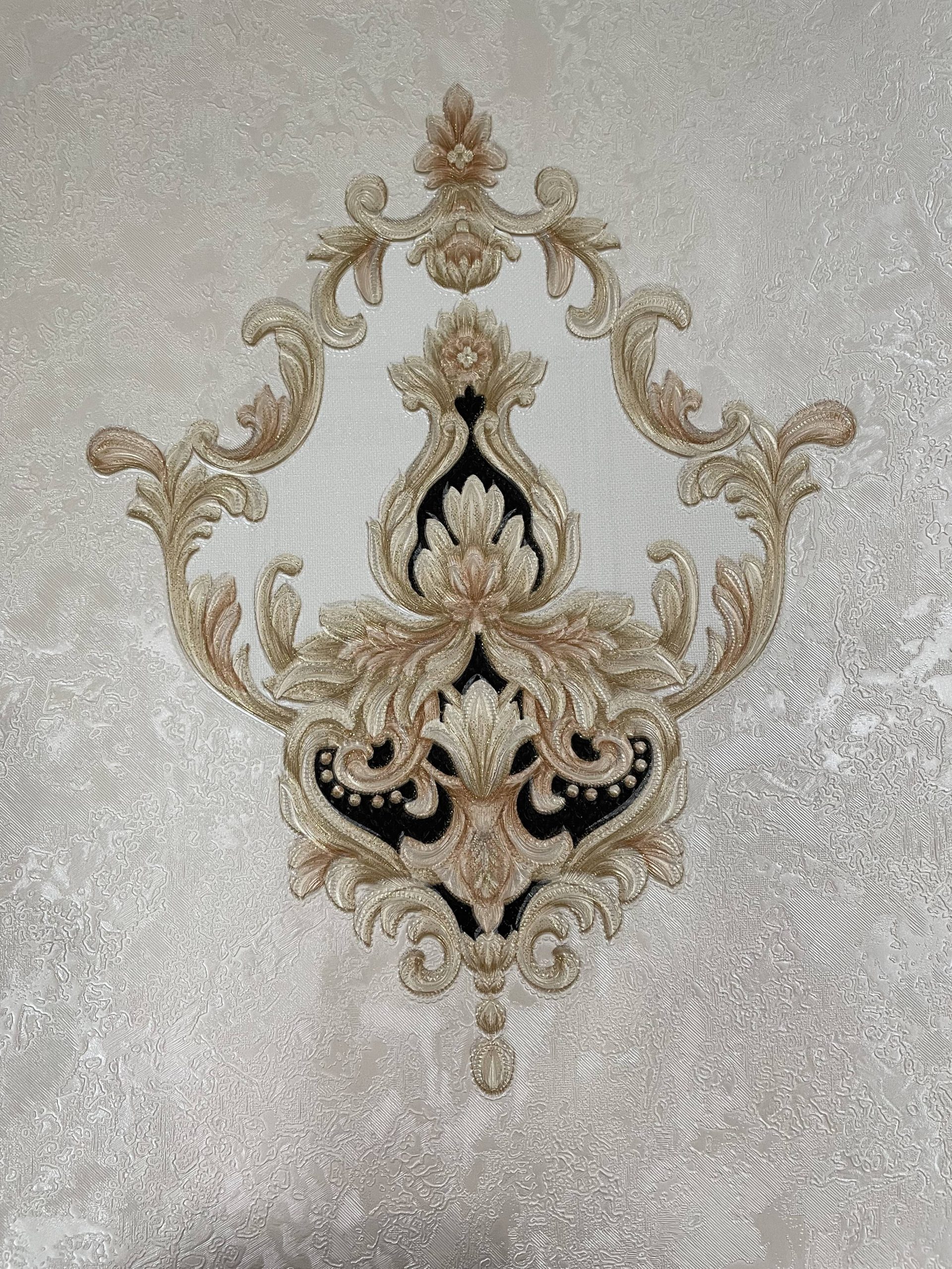 Gold edging pattern european wallpaper